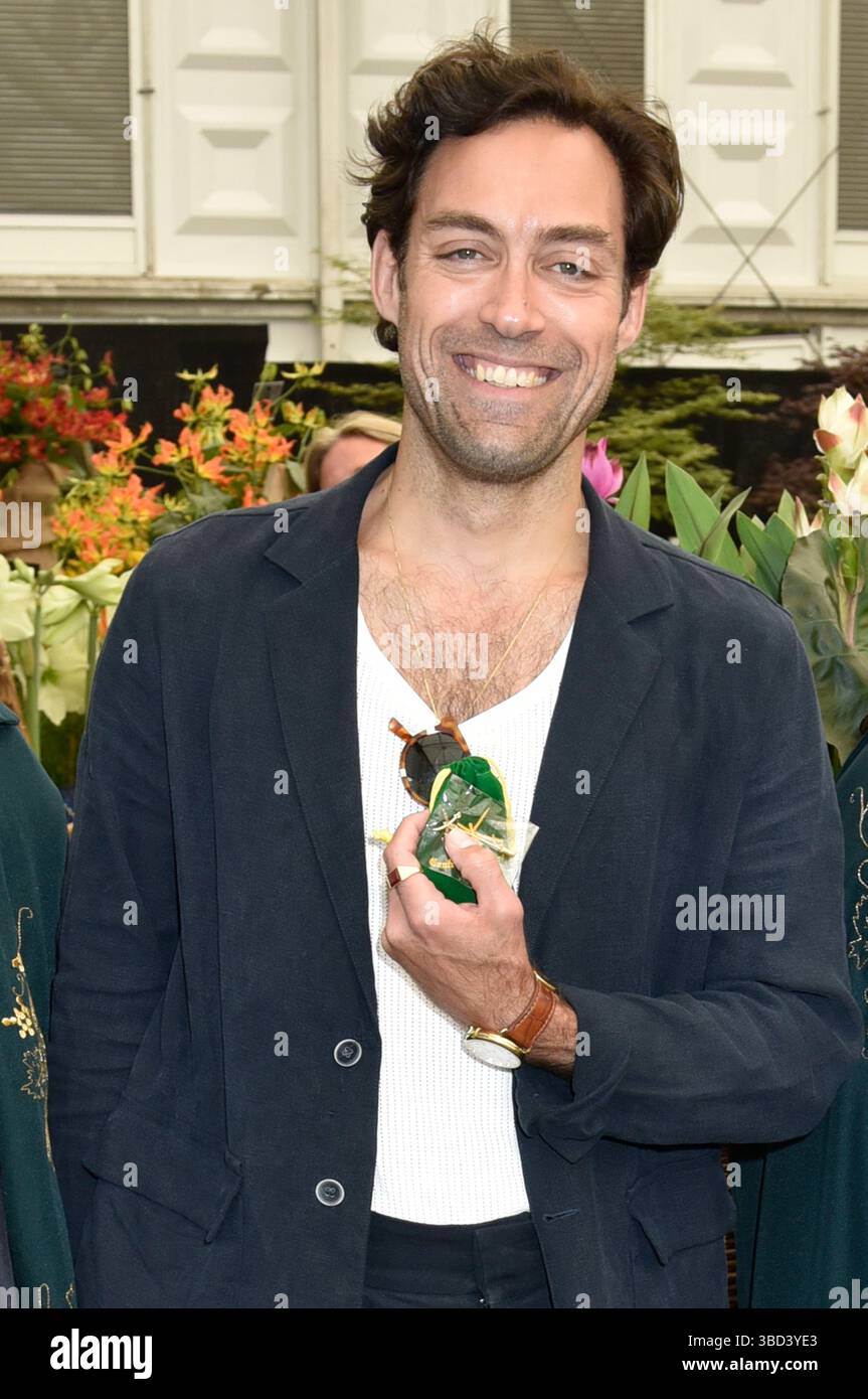 19 May 2025. London, UK. Alex Hassell at the 2025 RHS Chelsea Flower ...