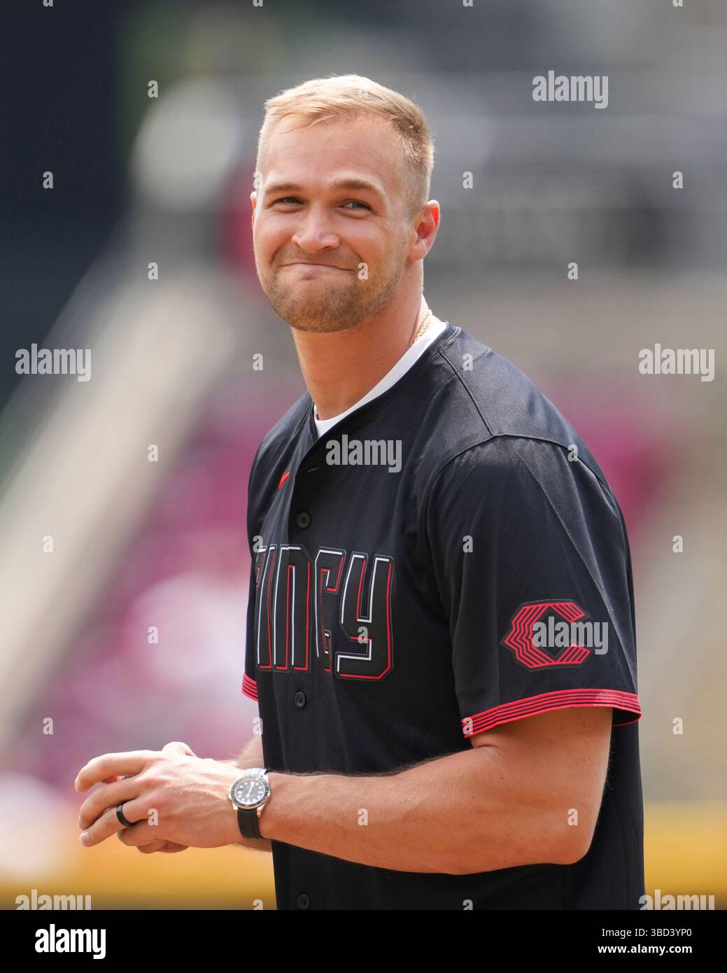 Cincinnati Bengals' Mike Gesicki looks to throw the first pitch prior ...