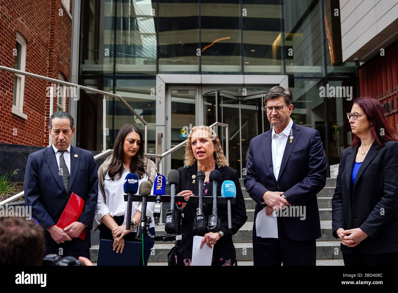 Rep sarah jacobs hi-res stock photography and images - Alamy