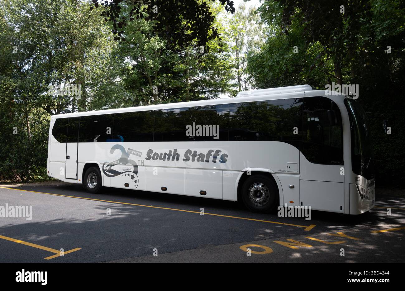 South Staffs coach at Warwick Castle, England, UK Stock Photo - Alamy
