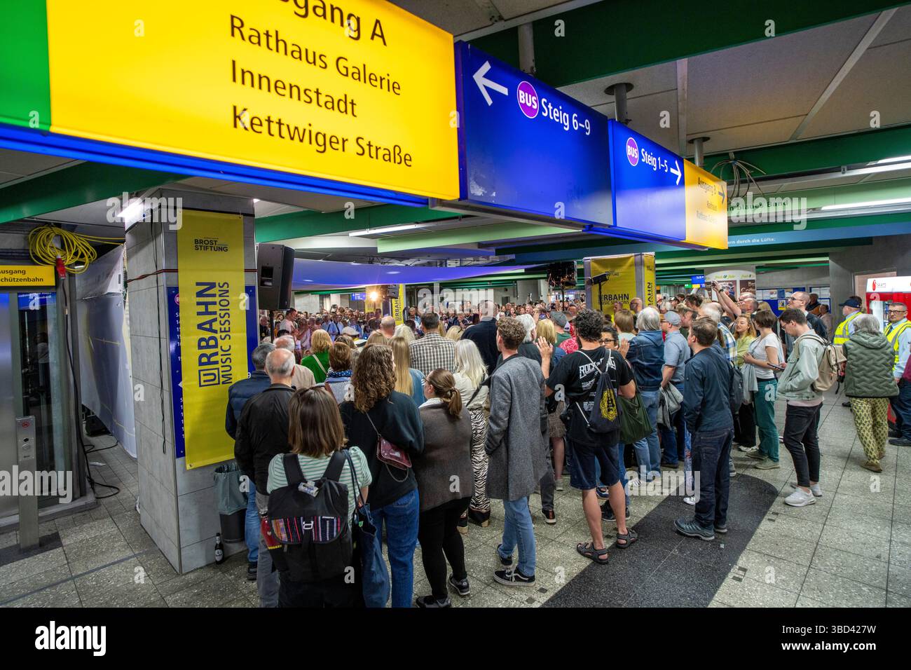 Urbahn music sessions hi-res stock photography and images - Alamy