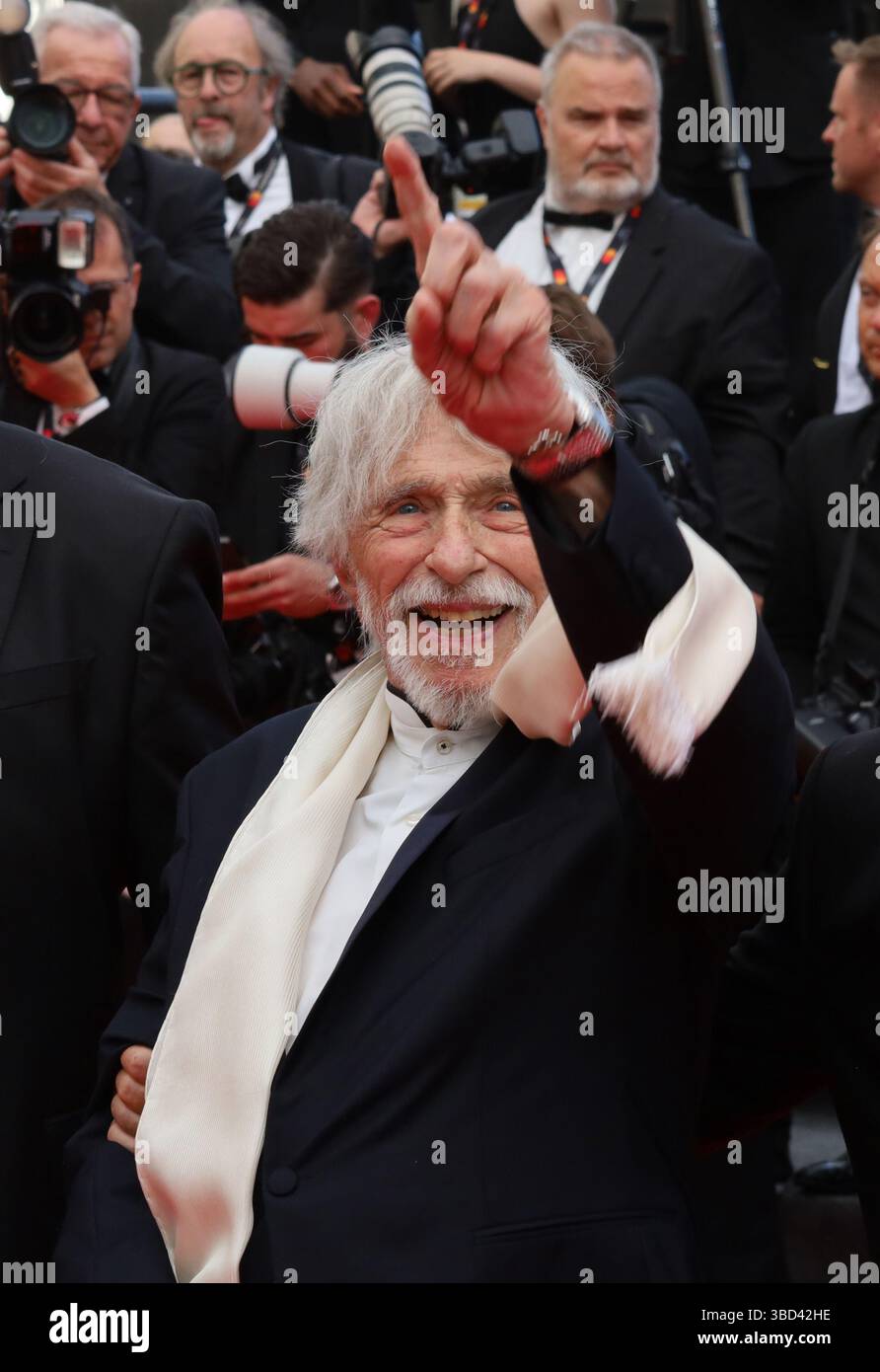 Cannes, France, 22nd May, 2025. Pierre Richard arriving on the red ...