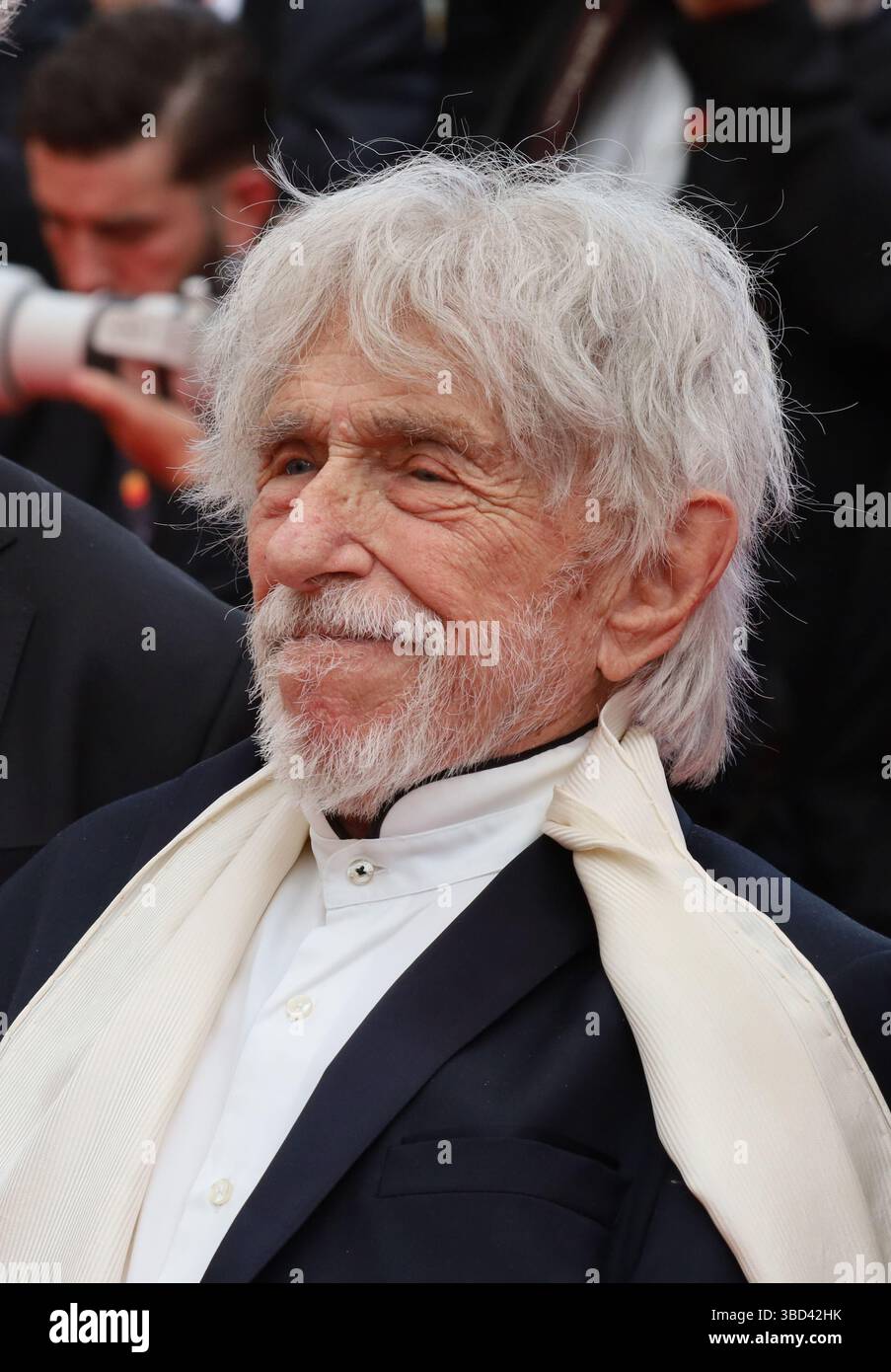 Cannes, France, 22nd May, 2025. Pierre Richard arriving on the red ...