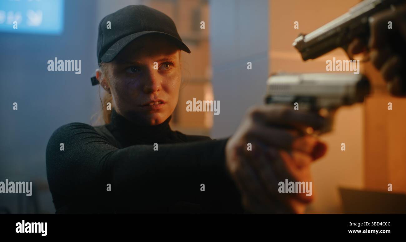 Mexican standoff hi-res stock photography and images - Alamy