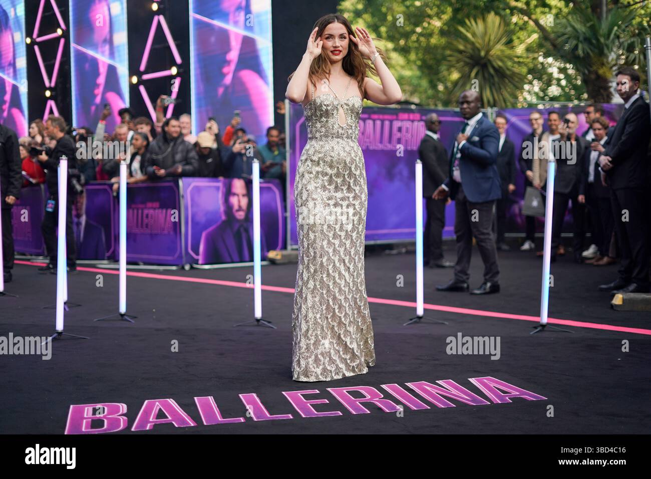Ana de Armas poses for photographers upon arrival at the World premiere ...