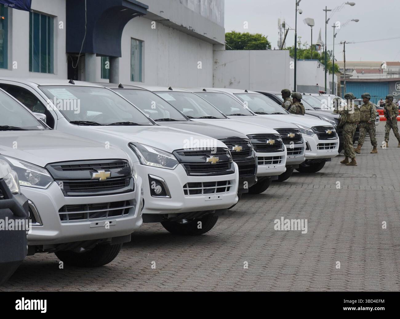 GYE DELIVES ARMY TRUCKS Guayaquil, Thursday, May 22, 2025 This afternoon, at the First Naval ...