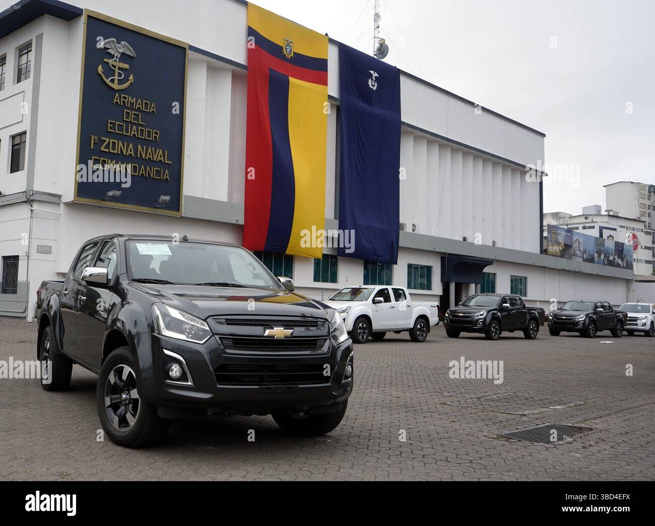 GYE DELIVES ARMY TRUCKS Guayaquil, Thursday, May 22, 2025 This afternoon, at the First Naval ...