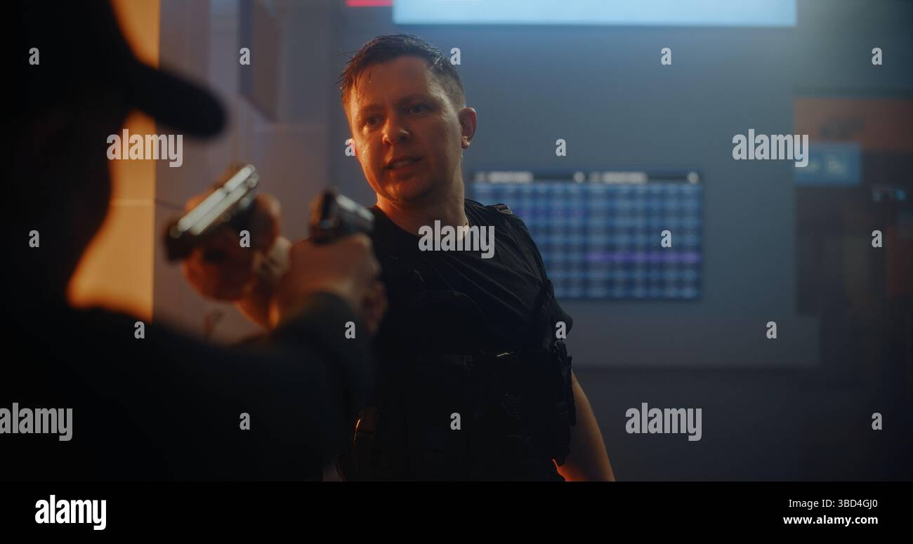 Mexican standoff hi-res stock photography and images - Alamy
