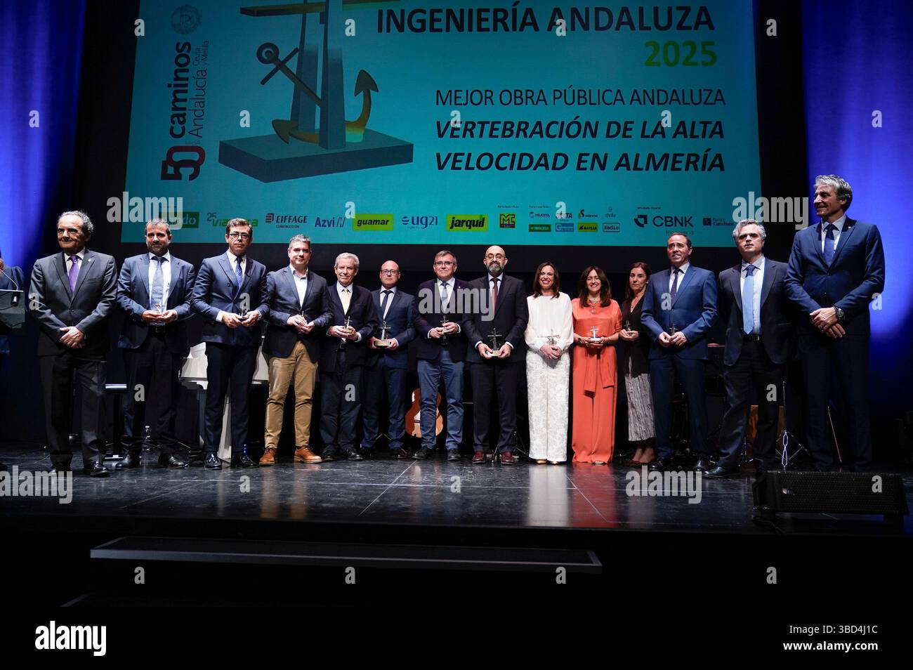 The Regional Minister of Development, Territorial Planning and Housing, Rocío Díaz (6r ...