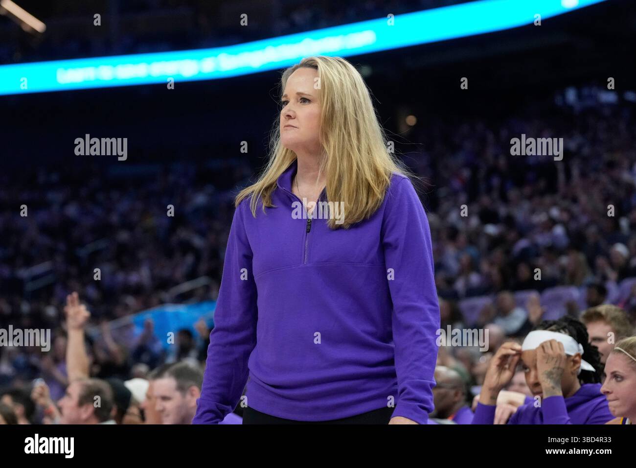 Los Angeles Sparks head coach Lynne Roberts during a WNBA basketball ...