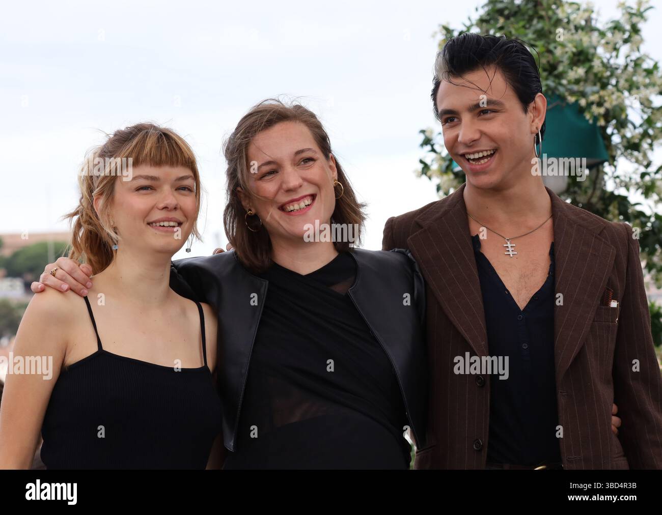 Cannes, France. 22nd May, 2025. Llúcia Garcia, Carla Simón and Mitch ...