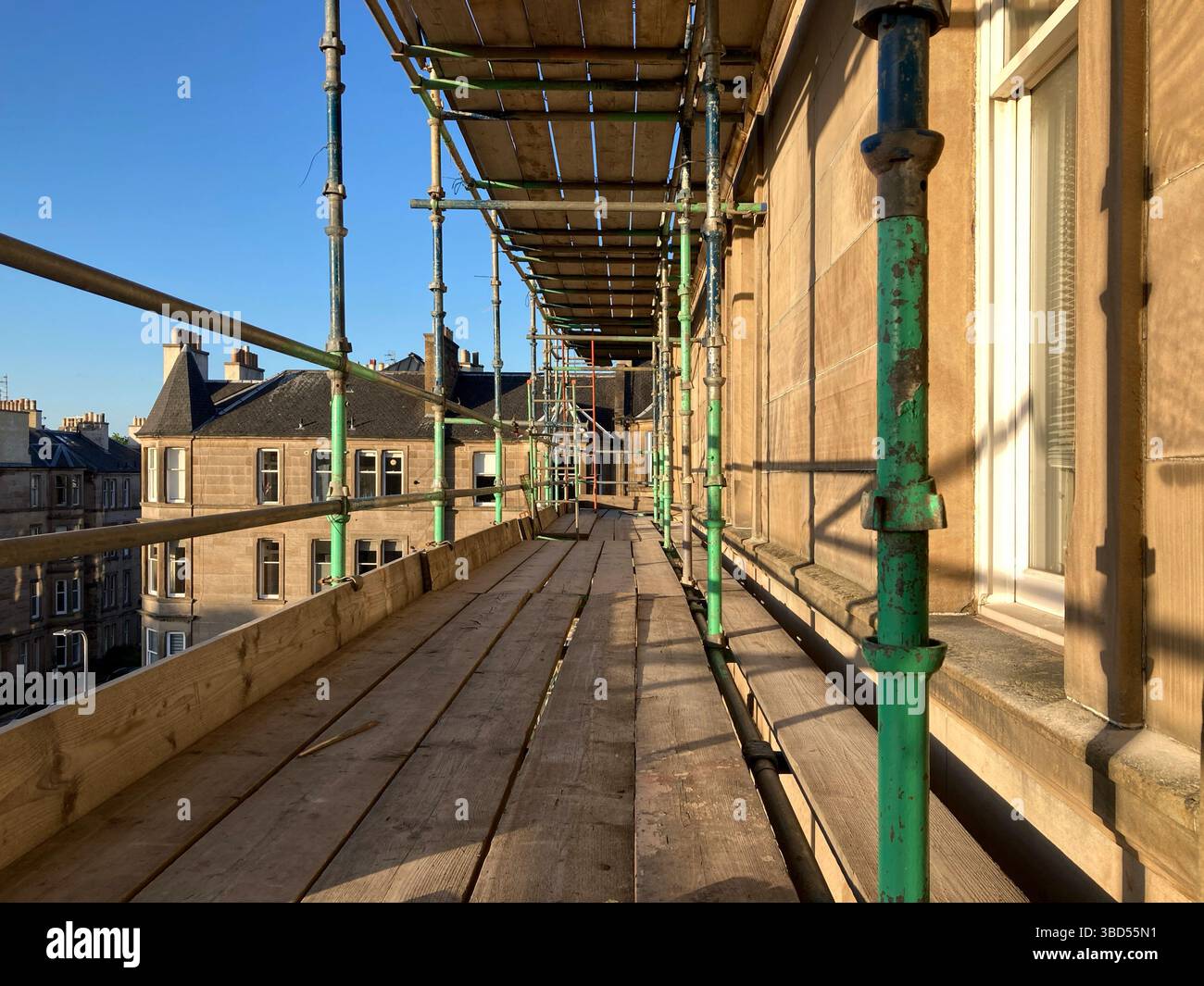 Scaffolding Scaffold tower surrounding an Edinburgh tenement in ...