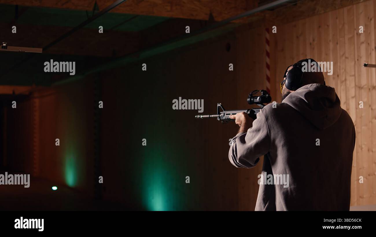 Indoor shooting range client hi-res stock photography and images - Alamy