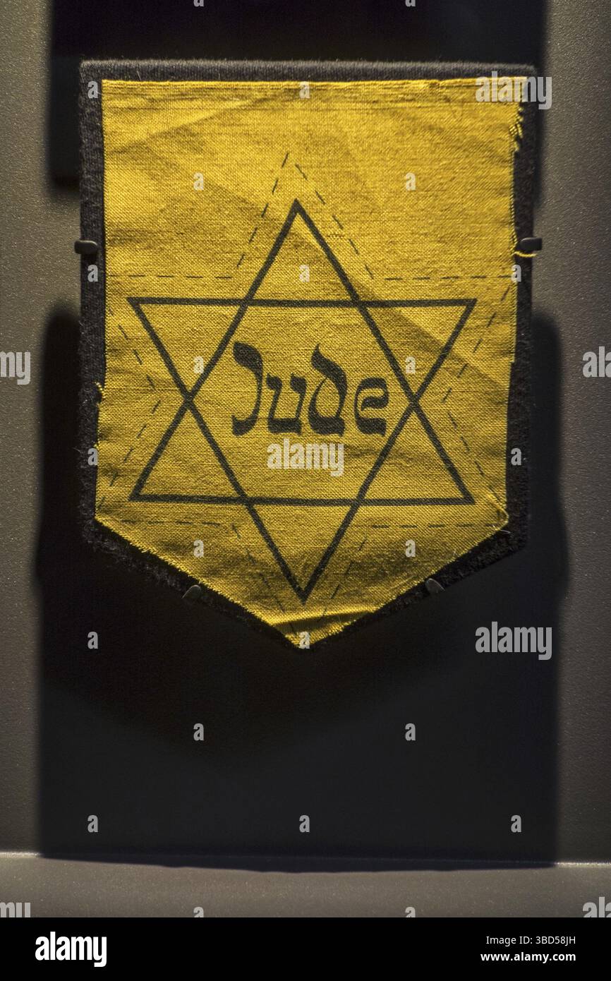 Yellow star jude hi-res stock photography and images - Alamy