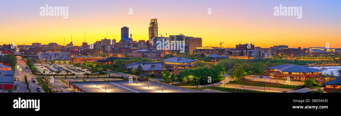 Omaha, Nebraska, USA downtown cityscape at dusk Stock Photo - Alamy