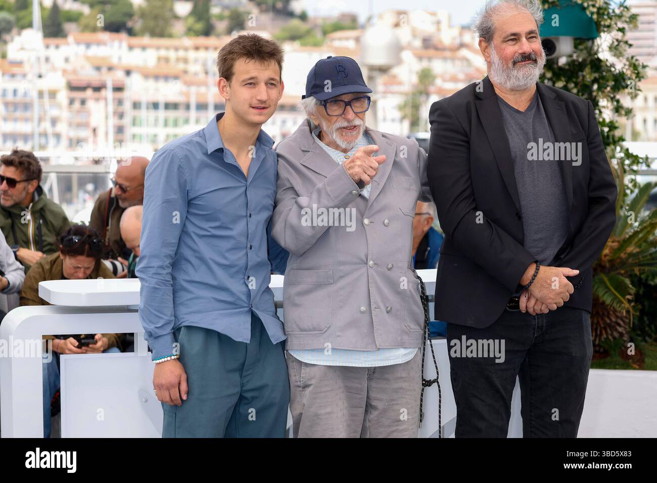 imi-Joy Marbot, Pierre Richard and Gustave Kervern pose at the ...
