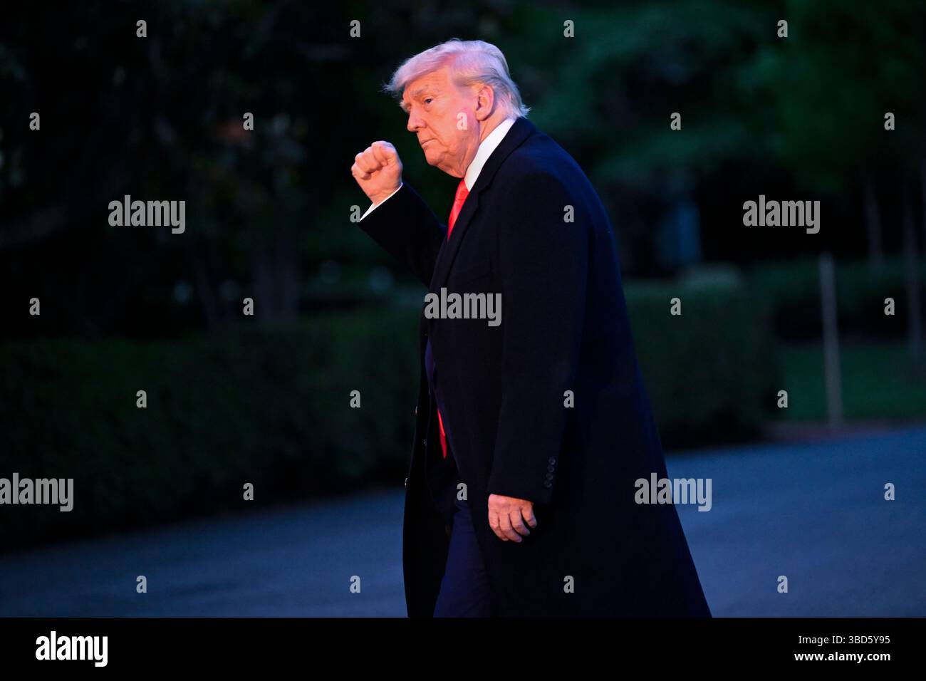 President Donald Trump arrives on the South Lawn of the White House ...