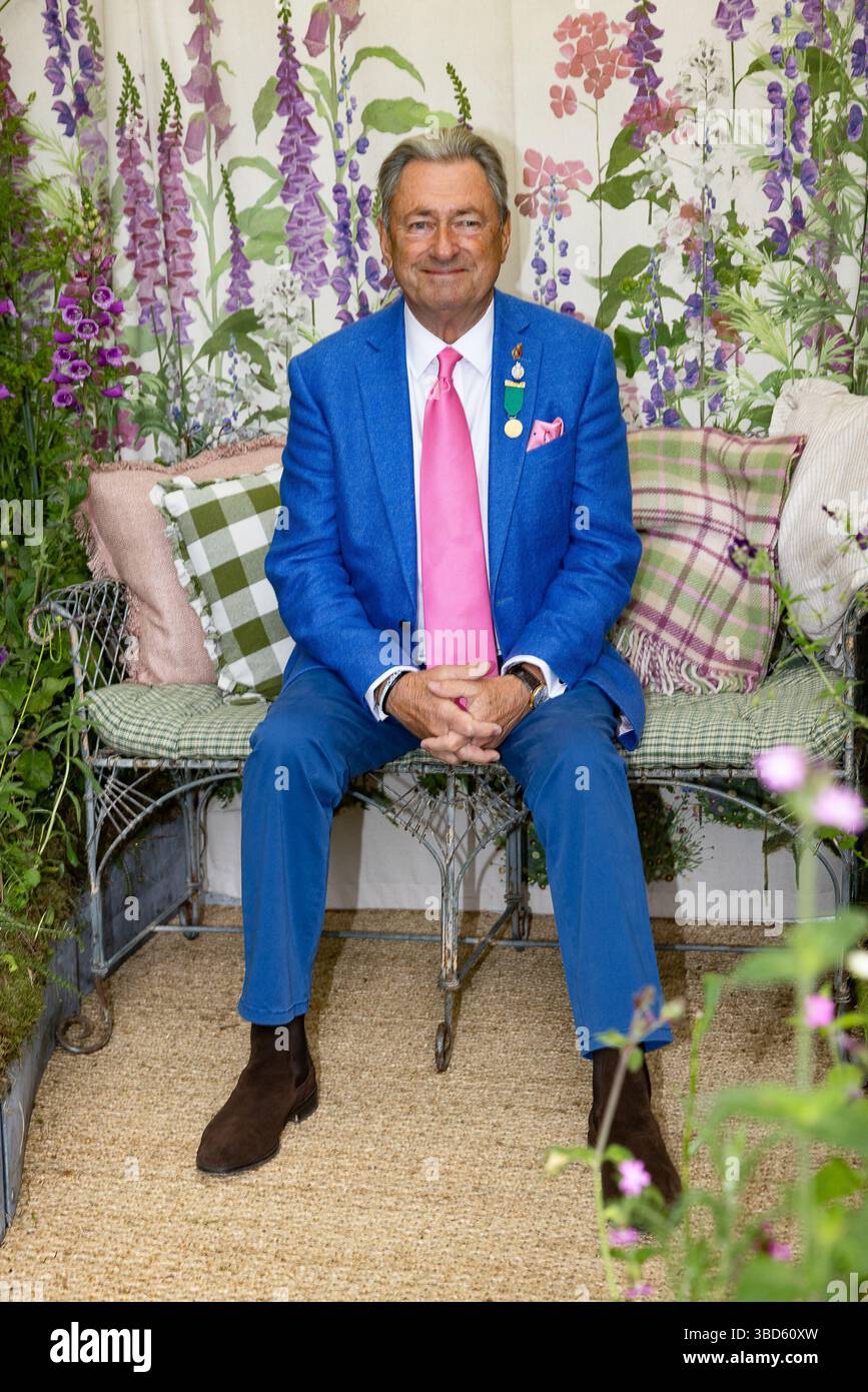 Dozens of celebrities flocked to Chelsea Flower Show enjoying the warm ...