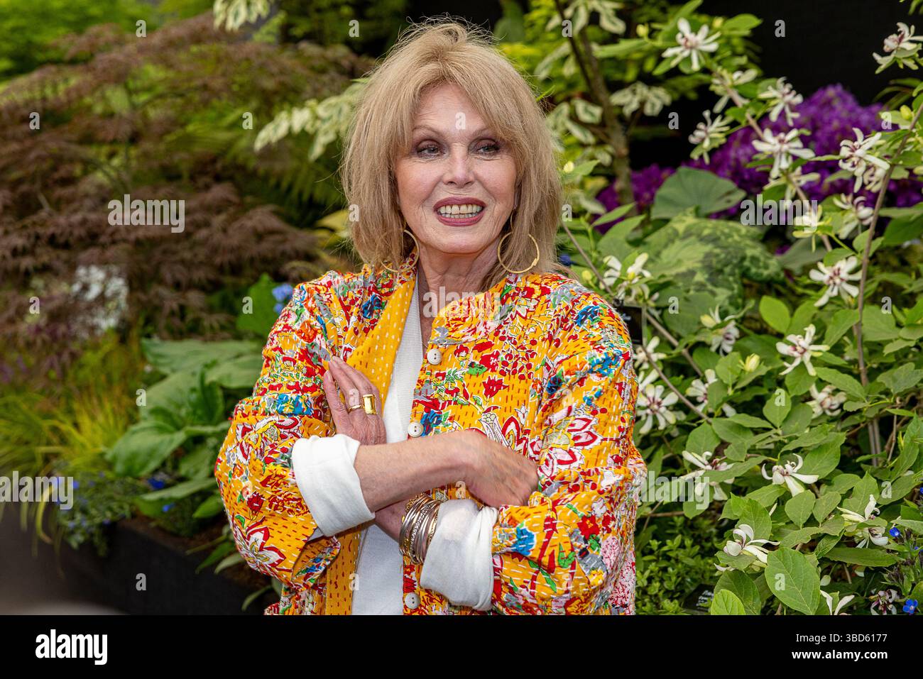 Dozens of celebrities flocked to Chelsea Flower Show enjoying the warm ...