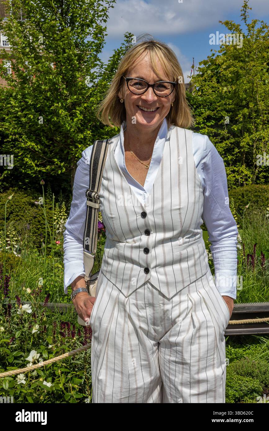 Dozens of celebrities flocked to Chelsea Flower Show enjoying the warm ...