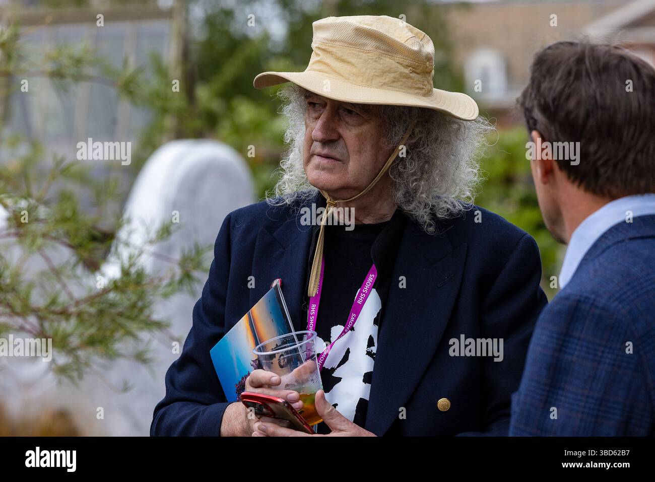 Dozens of celebrities flocked to Chelsea Flower Show enjoying the warm ...