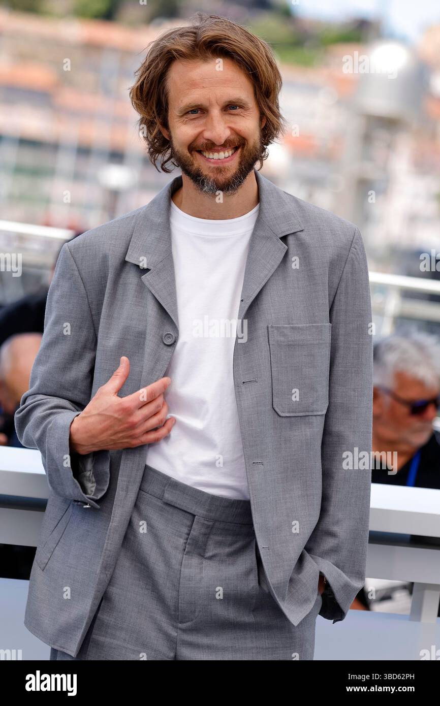 Cannes, Frankreich. 22nd May, 2025. Anders Danielsen Lie poses at the ...