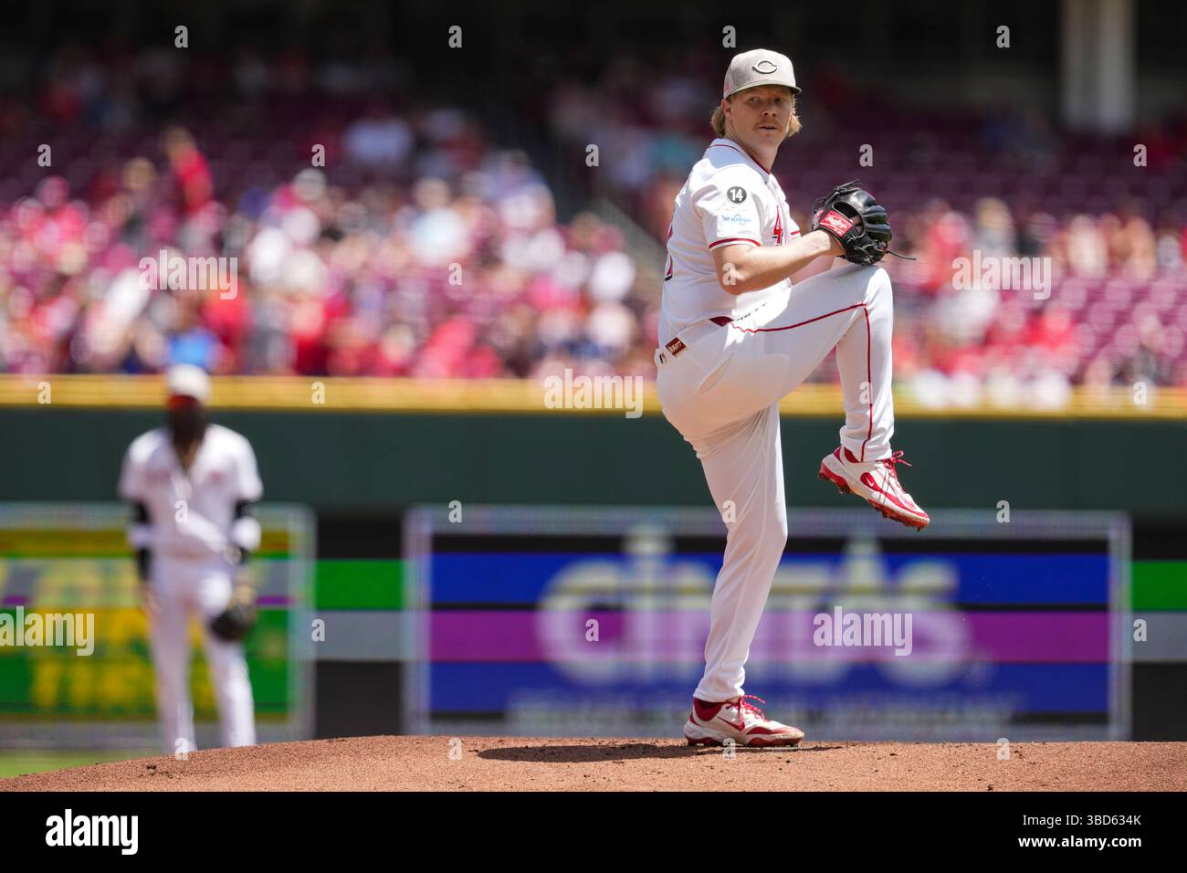Cincinnati Reds pitcher Andrew Abbott (41) looks to throw during a ...
