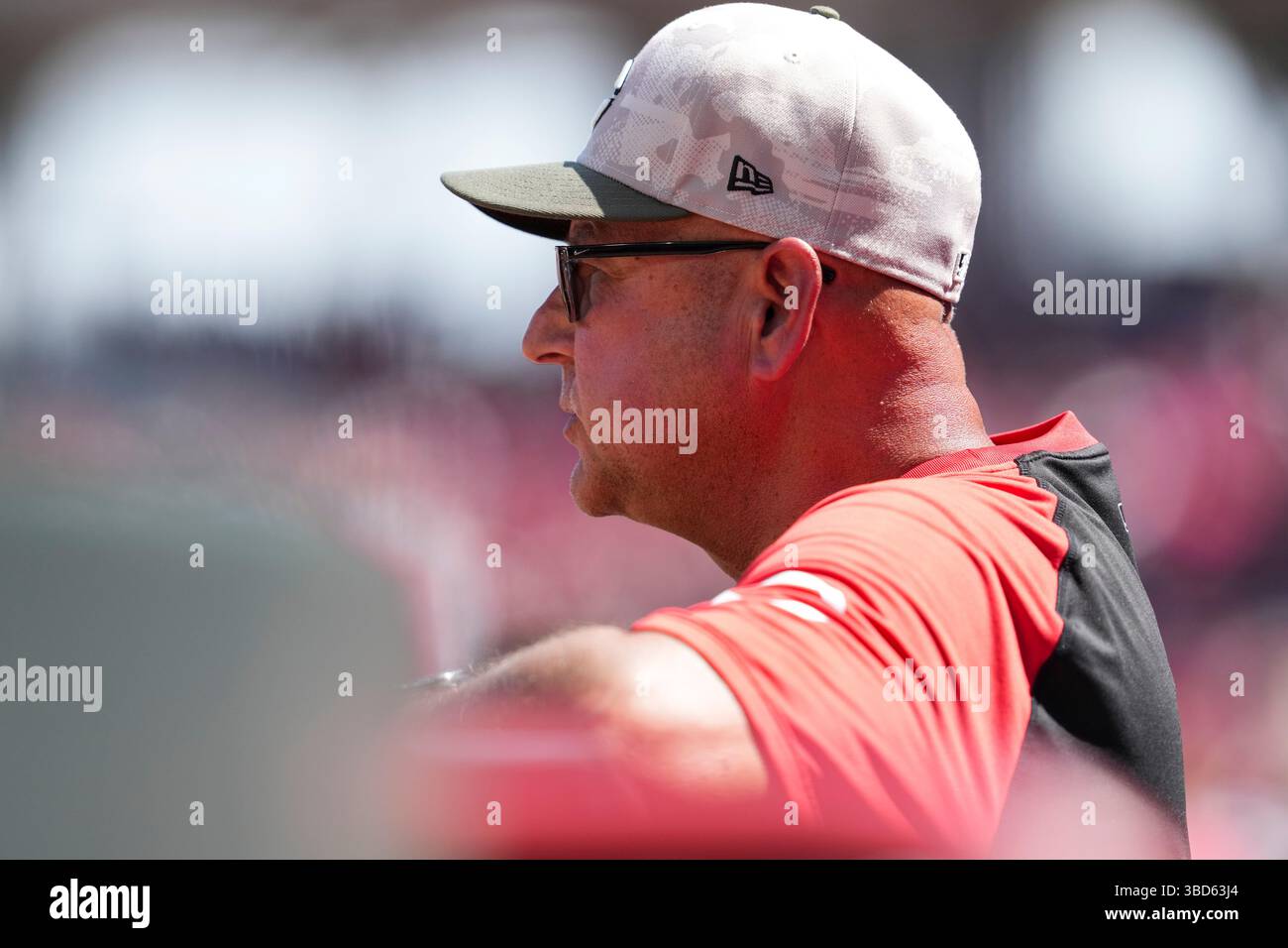Cincinnati Reds manager Terry Francona looks on from the dugout during ...