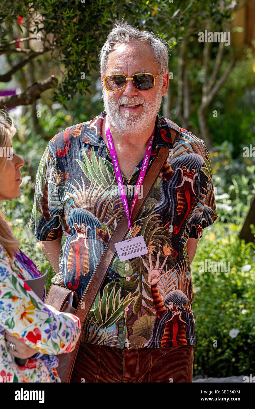 Dozens of celebrities flocked to Chelsea Flower Show enjoying the warm ...