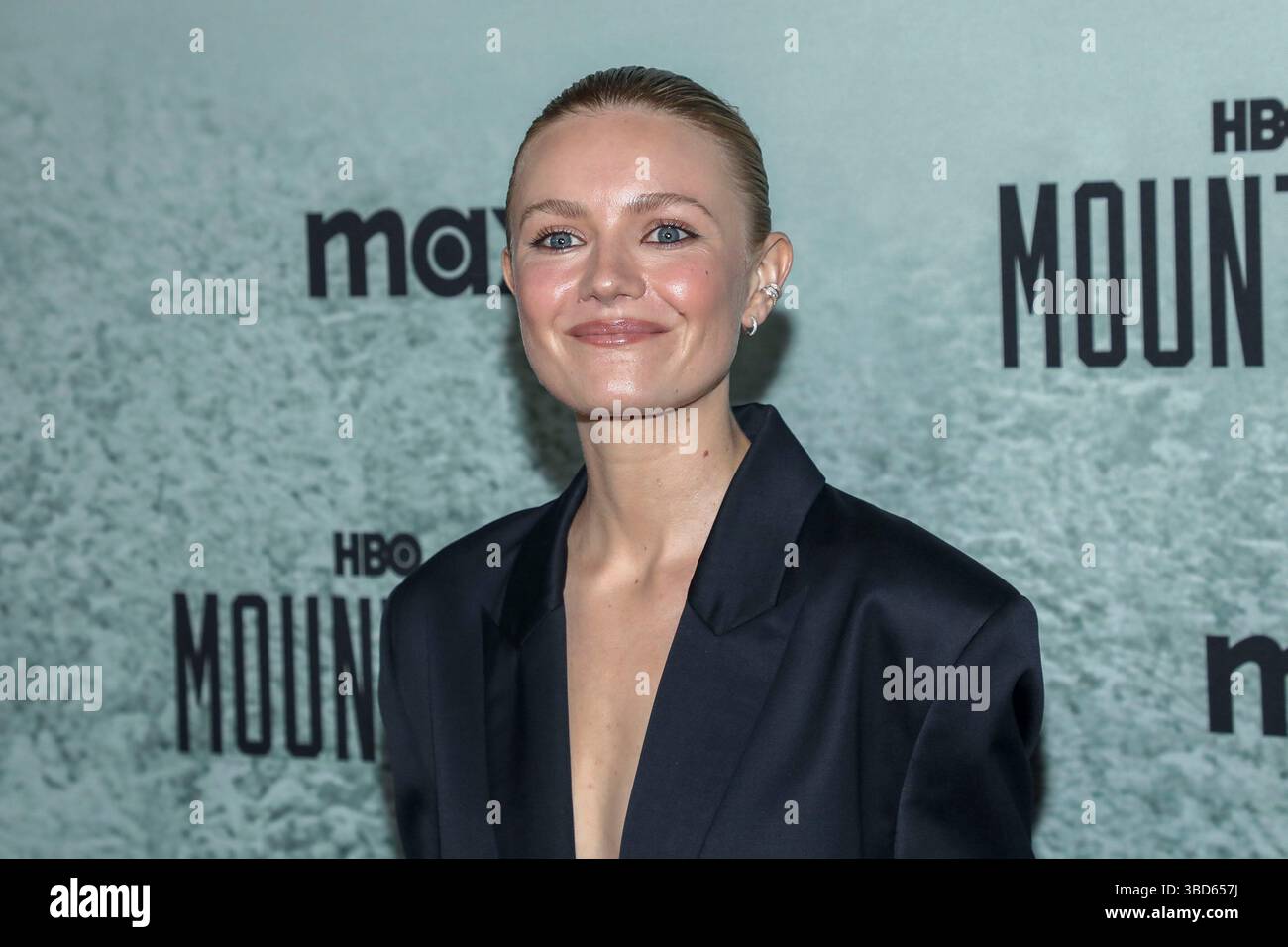 Actor Hadley Robinson attends the premiere of the HBO Original film ...