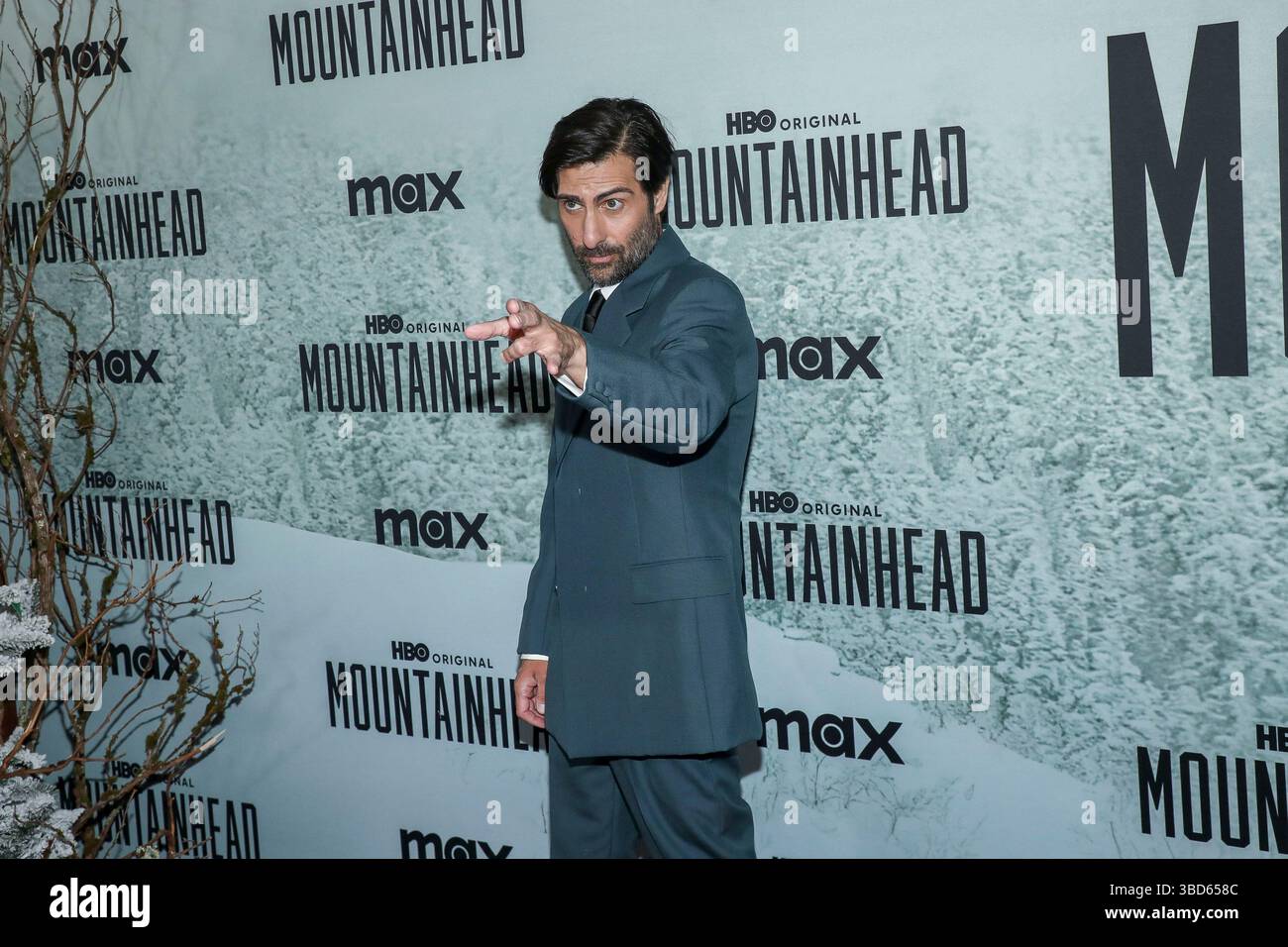 Actor Jason Schwartzman attends the premiere of the HBO Original film ...