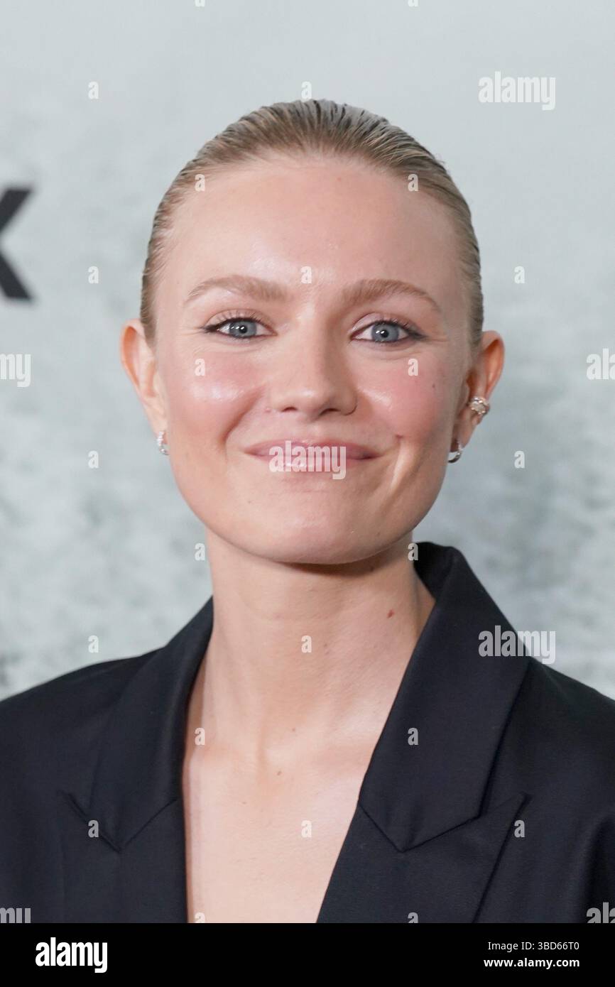 Ny. 22nd May, 2025. Hadley Robinson at arrivals for MOUNTAINHEAD ...