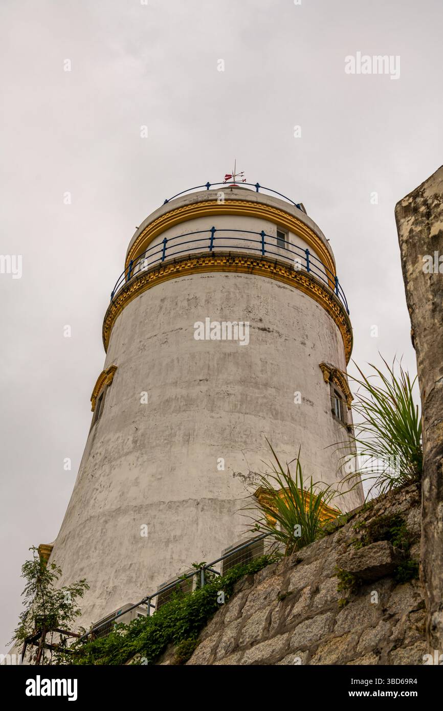 Guia Fortess and Lighthouse on the hill with amazing view in Macau ...