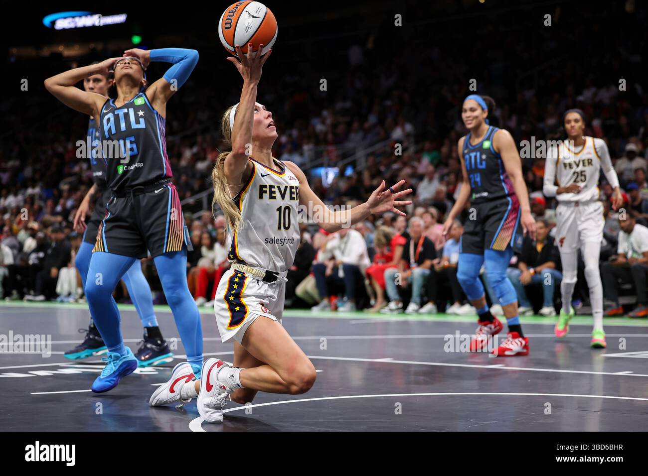 Indiana Fever guard Lexie Hull (10) attempts a shot during the first ...