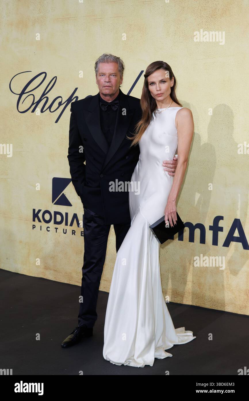Festival de Cannes - amfAR Gala Peter Bakker und Natasha Poly bei der ...