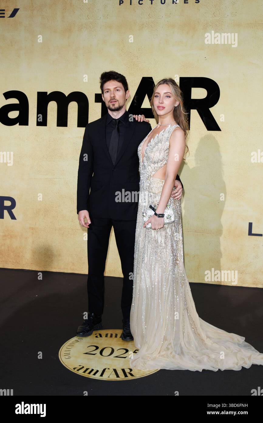 Festival de Cannes - amfAR Gala Pavel Durov und Yulia Vavilova bei der ...