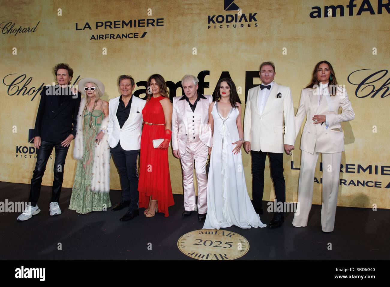 Festival de Cannes - amfAR Gala John Taylor, Gela Nash-Taylor, Roger ...