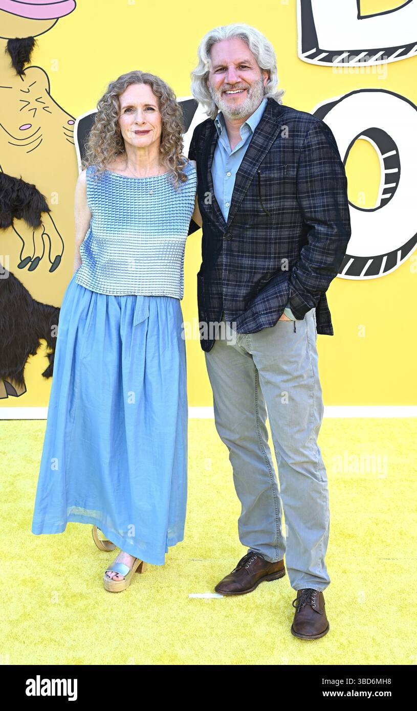 Hollywood, USA. 22nd May, 2025. Jennifer Flackett and Mark Levin ...