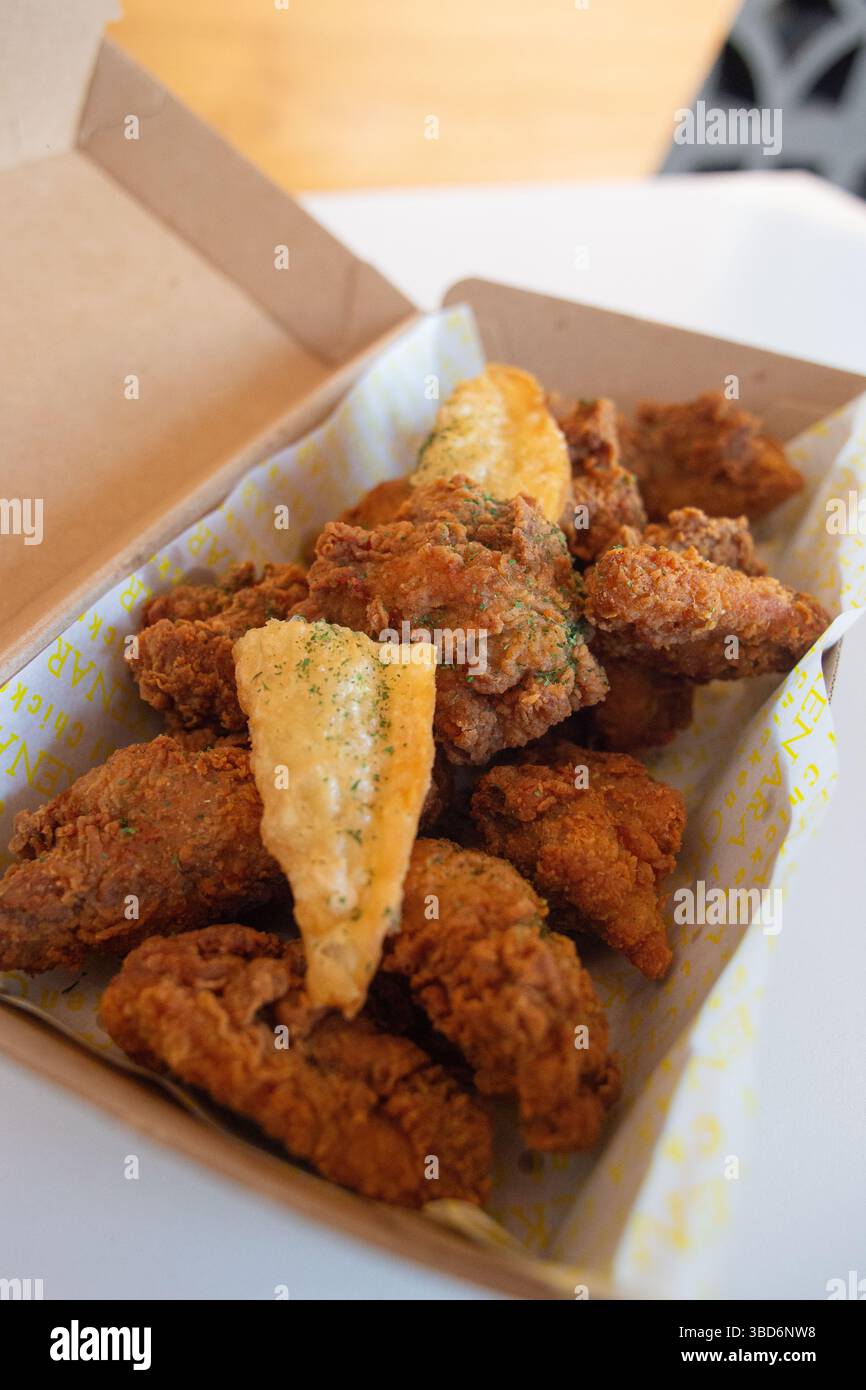 Korean boneless fried chicken hi-res stock photography and images - Alamy
