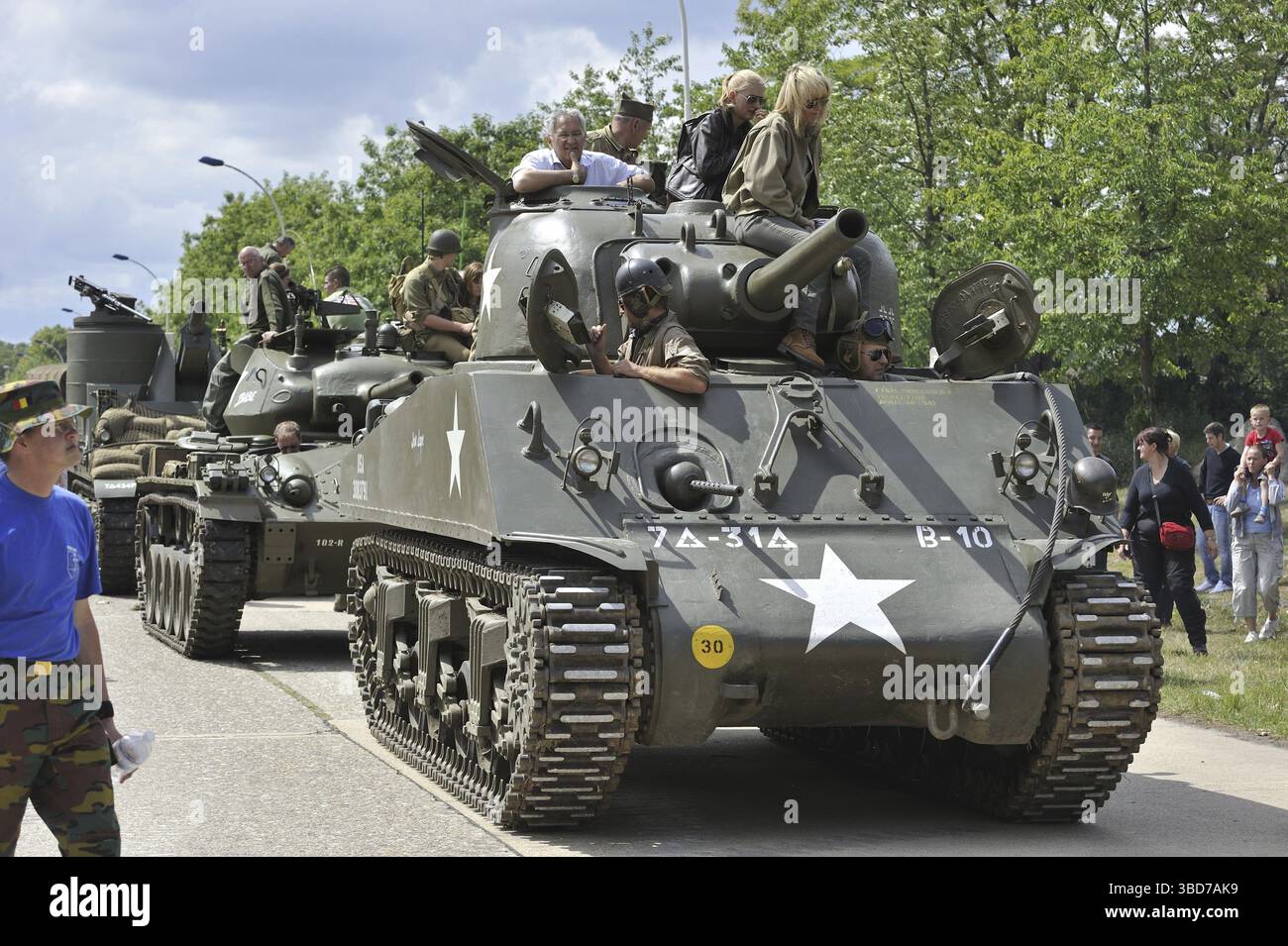 M4 sherman tank on parade hi-res stock photography and images - Alamy