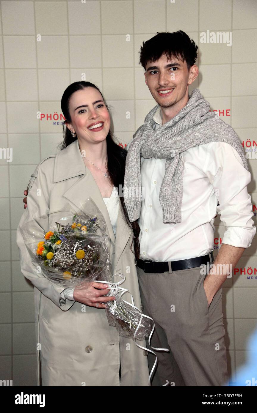 Lena Roth und Nathan Goldblat bei der Premiere des Kinoflims Der ...