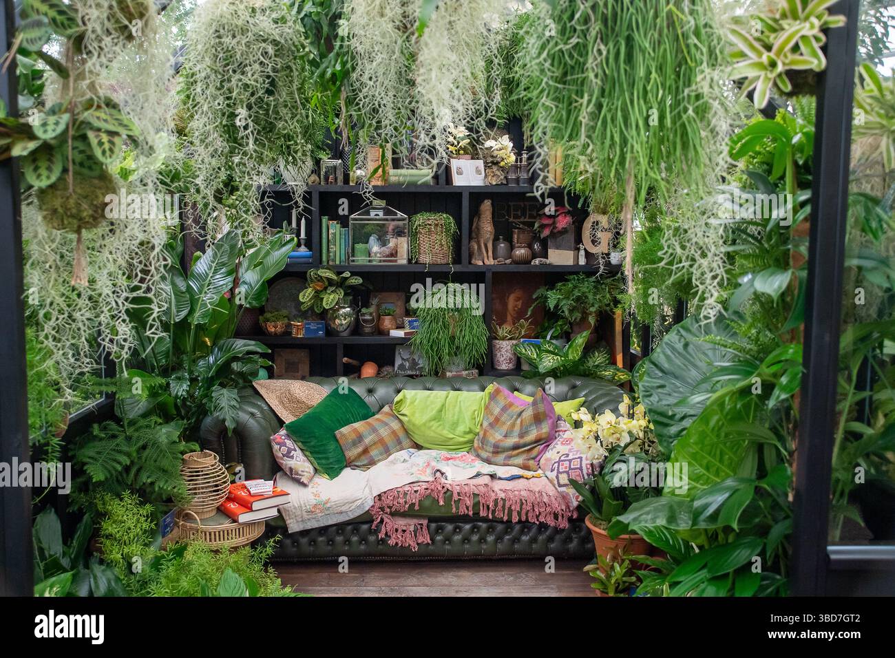 Chelsea, London, UK. 19th May, 2025. A gorgeous garden getaway in the ...