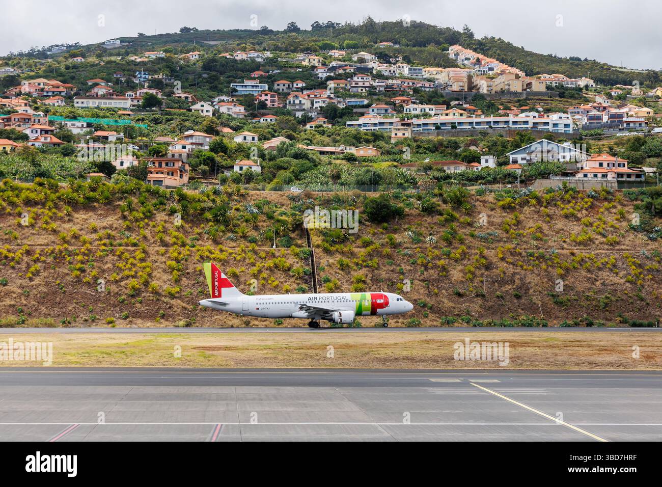 Santa Cruz, Porugal - June 12, 2024: Airbus A320-214 - TAP Air Portugal ...