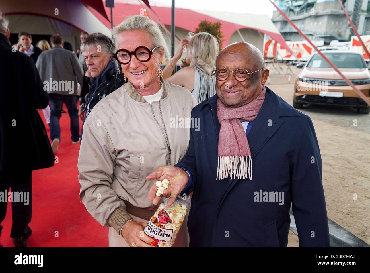 Ian Karan mit seiner Frau Barbara Unternehmer bei der Premiere des ...