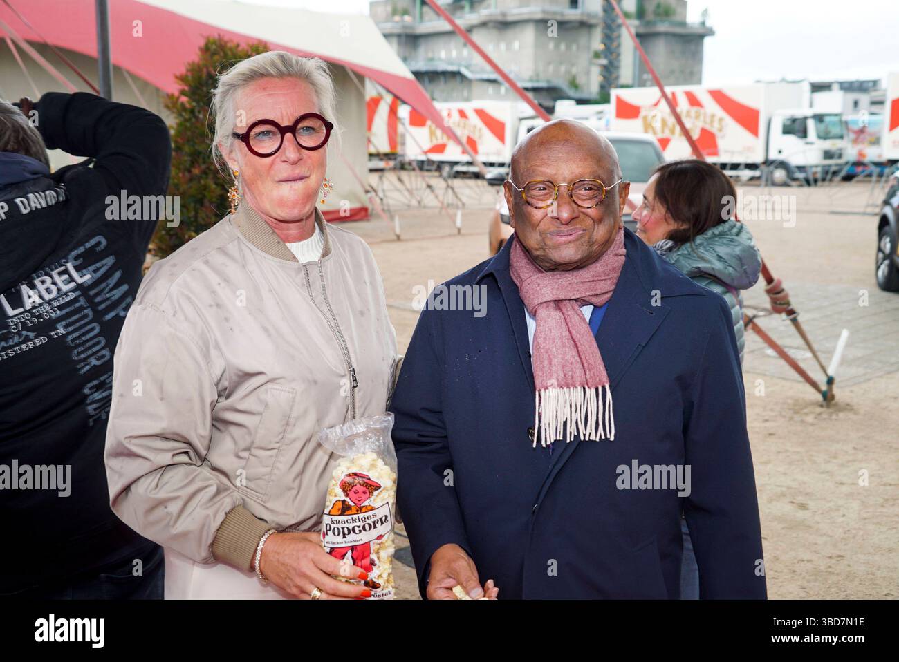 Ian Karan mit seiner Frau Barbara Unternehmer bei der Premiere des ...