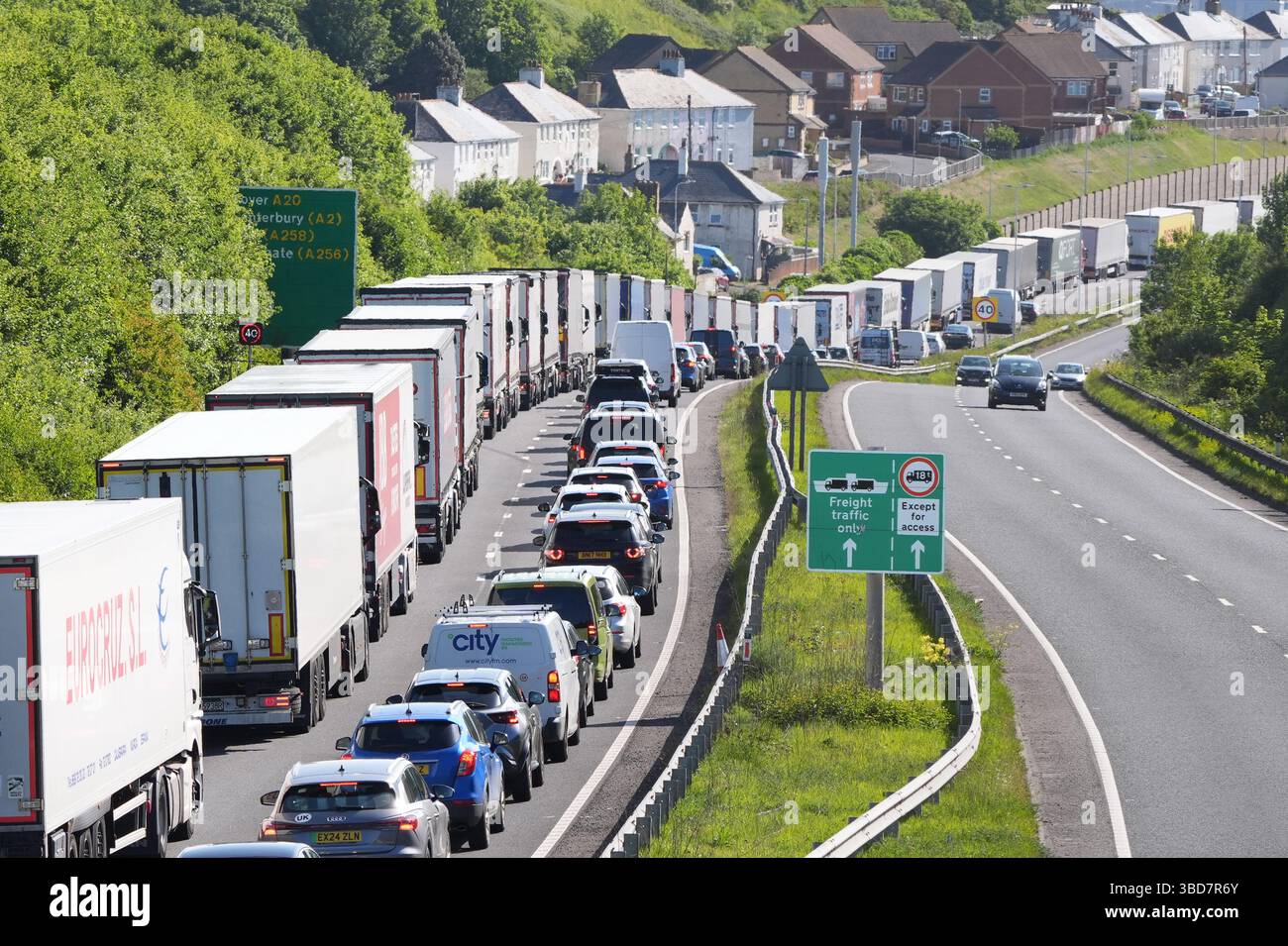 Vehicles queue for the Port of Dover along the A20 in Kent, as the ...