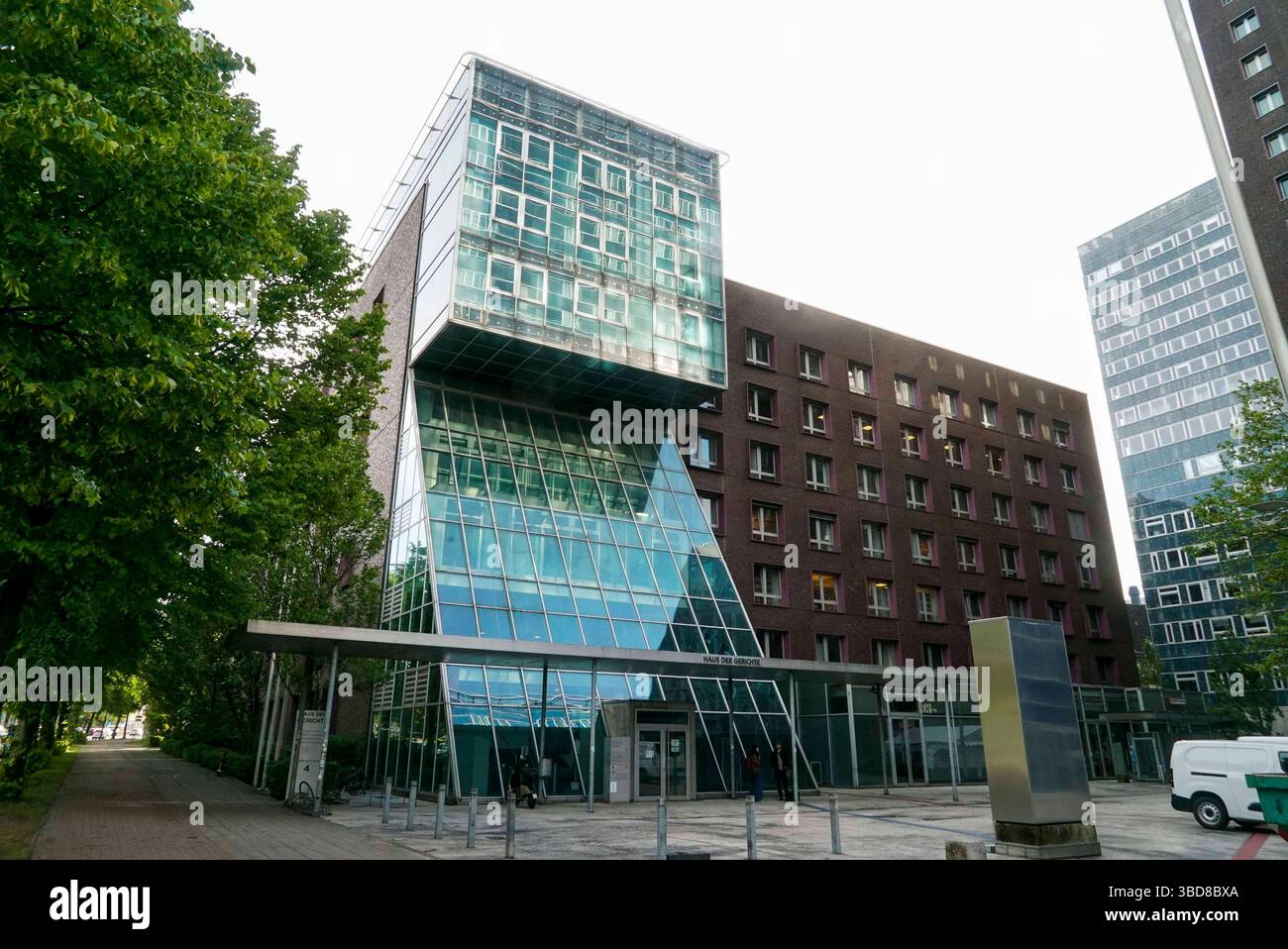 Haus der Gerichte am 23.05.2025 in Hamburg - St. Georg Aussenansicht ...