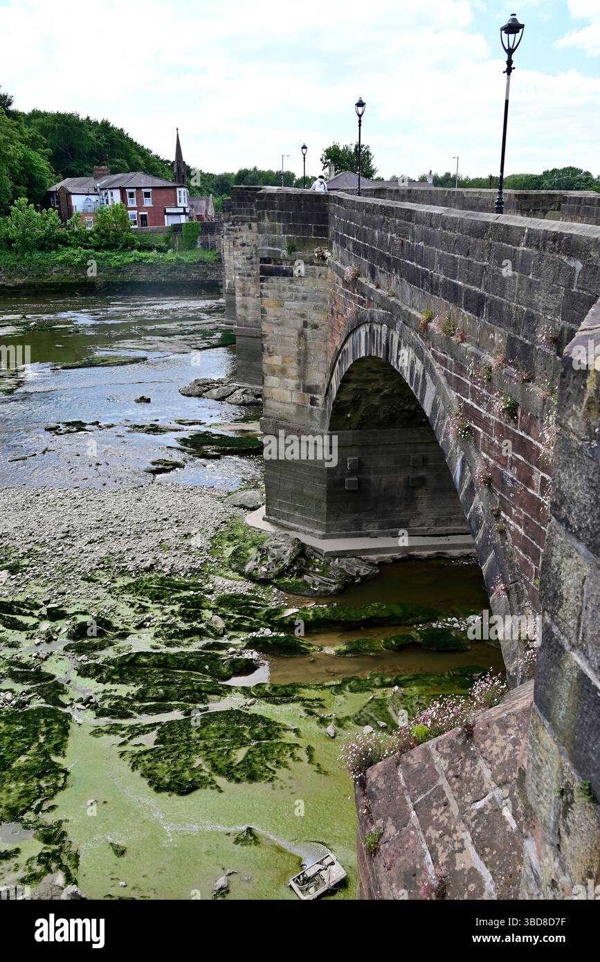 Around the UK - Low River Levels on the River Ribble following the dry ...