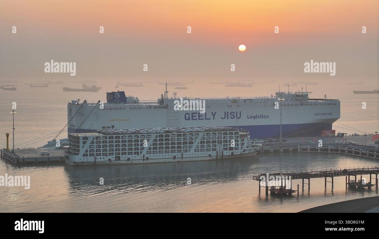 The JISU FORTUNE ship, carrying over 5,000 vehicles at Taicang Port, is ...