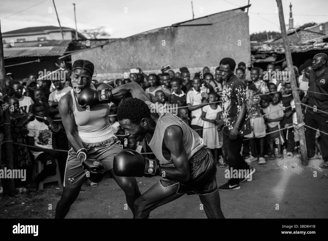 Boxing in Katanga slum, Kampala, Uganda, Africa Stock Photo - Alamy